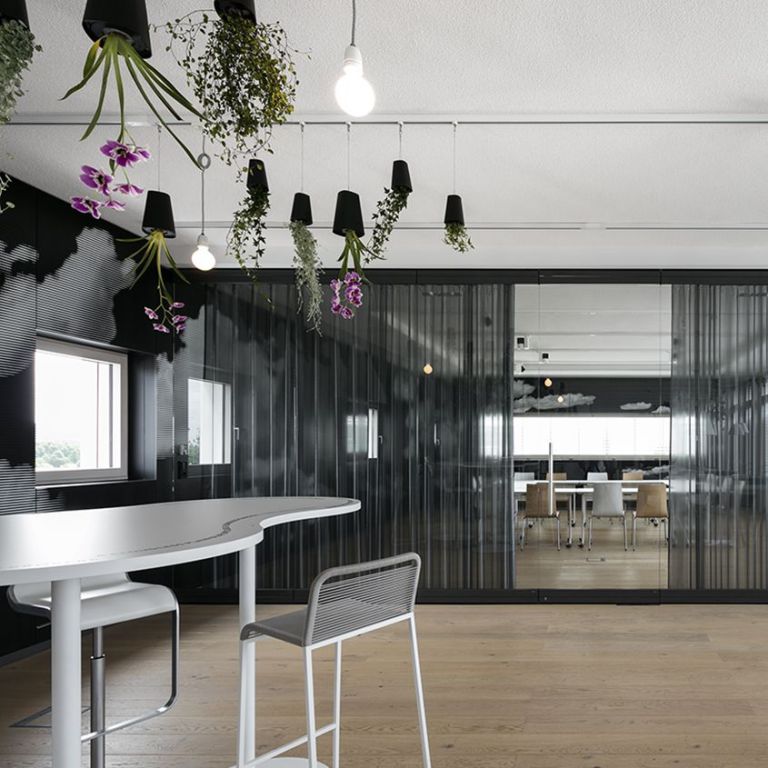 High-Quality Curtain Fabrics – Transparent to Opaque