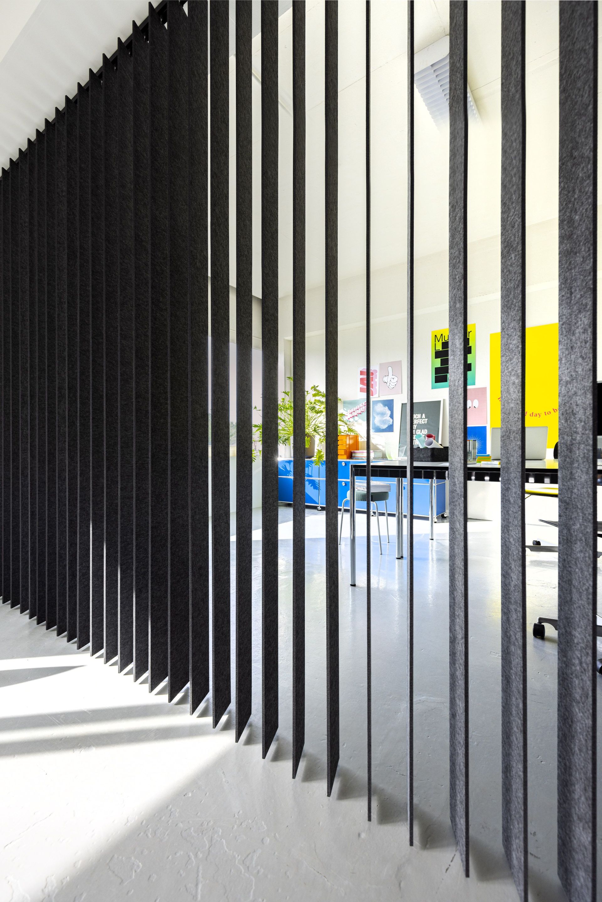 Acoustic Blinds - ACOUSTIC STRIPES for flexible room zoning